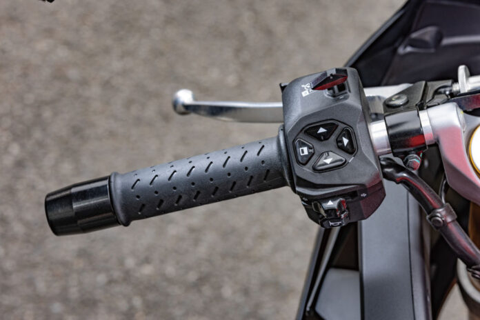 트윈 스포츠의 정점, 아프릴리아 RS660 | 월간모터바이크